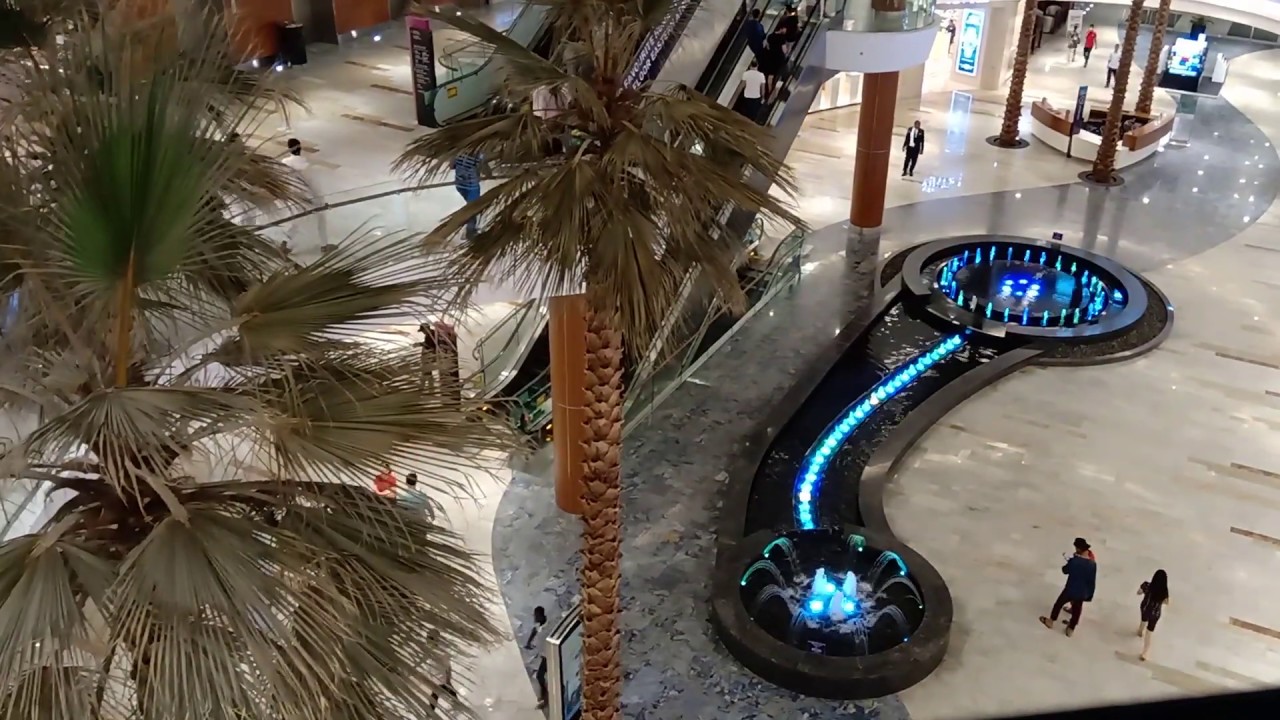 Empty mall/Few people/ Corona Effect. - YouTube