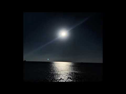 Seni kendimden sakınıp, bir başka kalbe emanet ettim COVER (şiir)