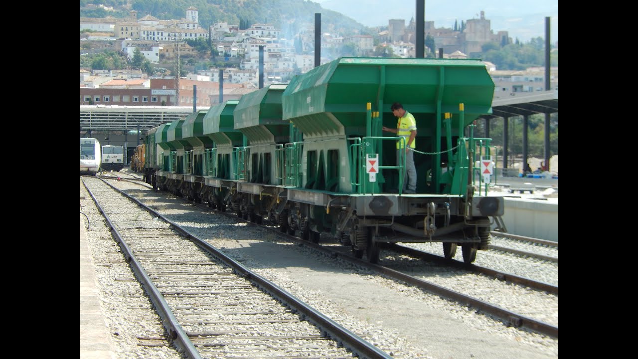 Tren de balasto con locomotora 2100 saliendo de Granada - YouTube