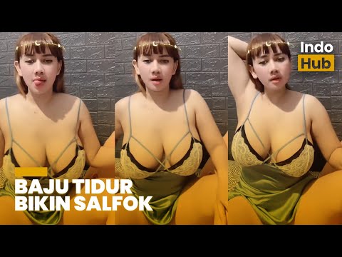 Uut Selly Tampil Santai dengan Gaun Tidur Favorit