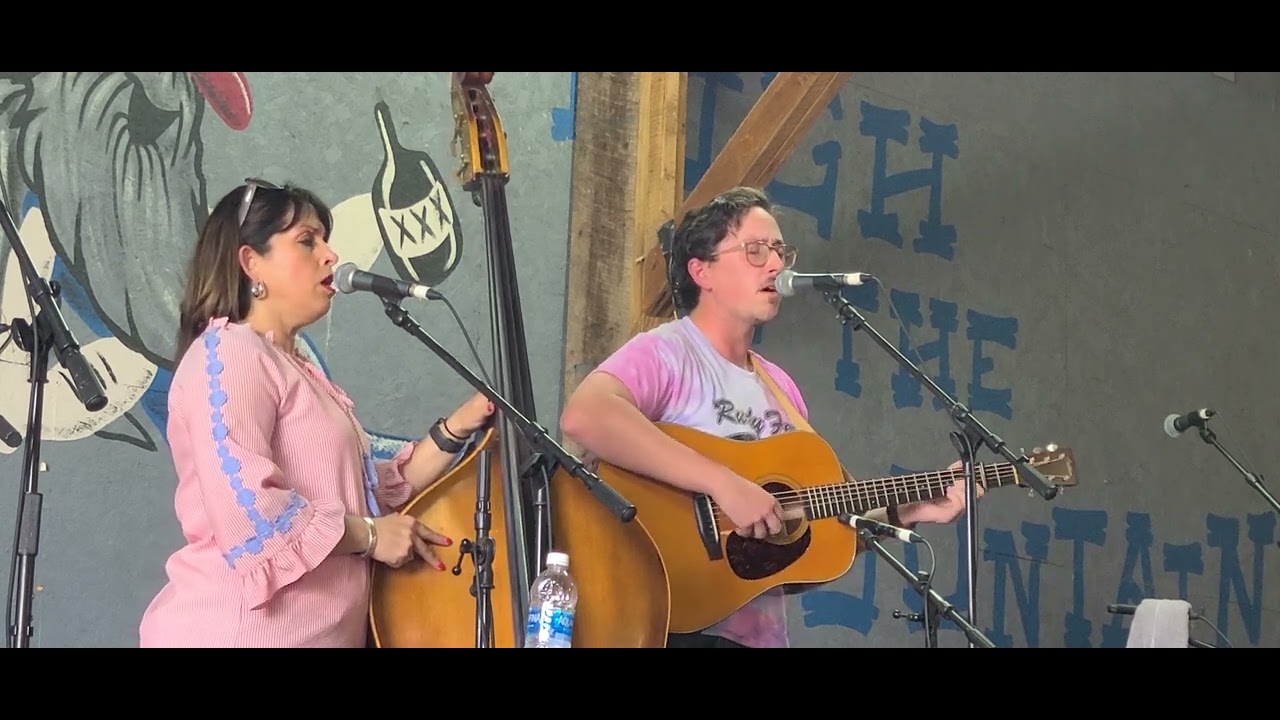 Three Rusty Nails / Billie Renee and Cumberland Gap - YouTube
