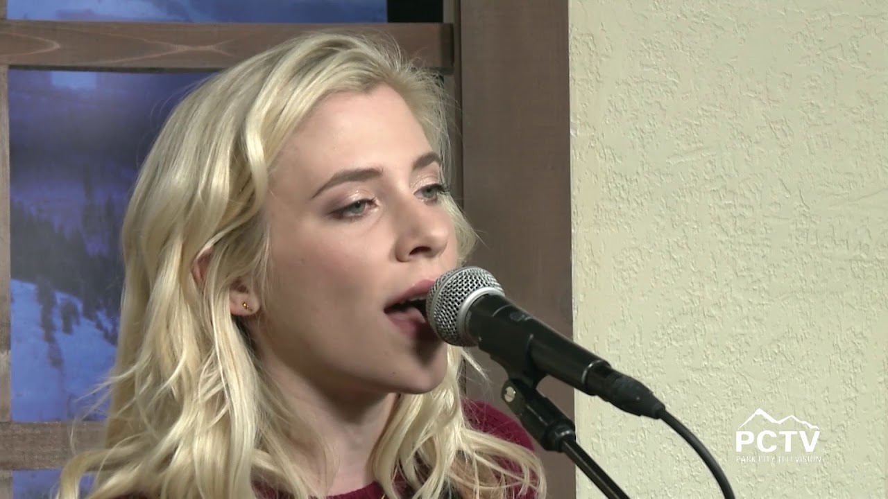 Skyler Day Performs Original Song, Los Angeles - YouTube