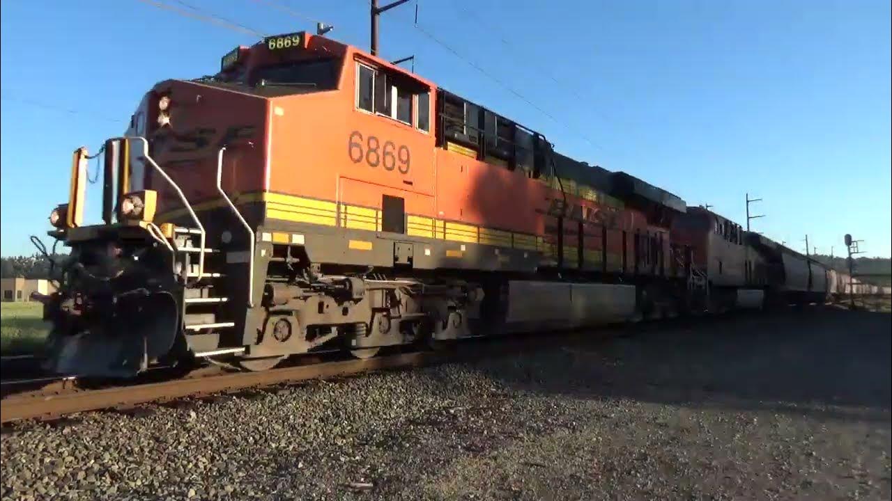 (Northbound) BNSF Grain Train passes through CP Sumner. - YouTube