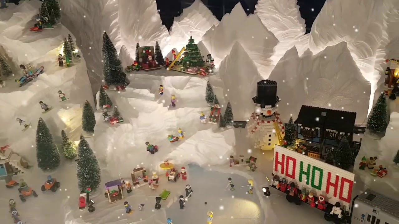 TTC's 2018 LEGO Christmas window - YouTube