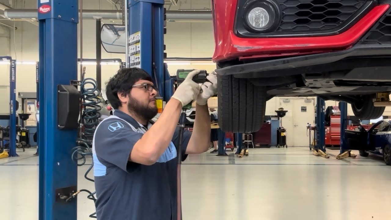 Day in a life of a Honda Line Tech mechanic - YouTube