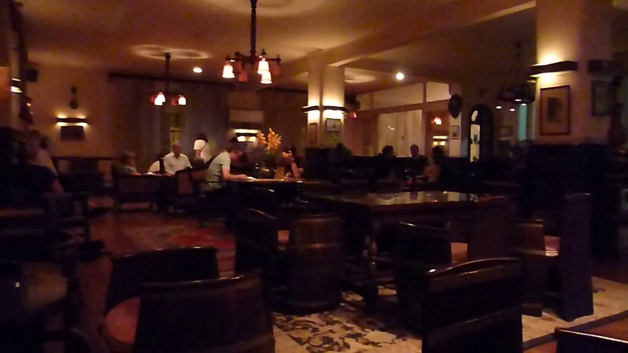 Cairo's Windsor Hotel Barrel Bar: Nov. 19, 2010 (P1070705) - YouTube