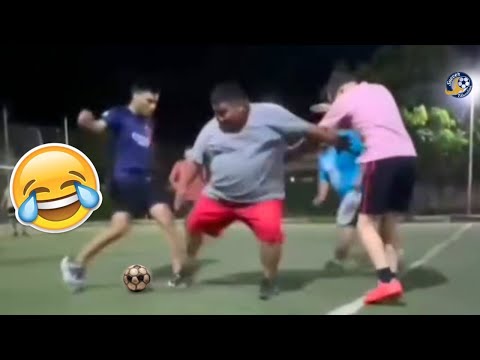 Momentos divertidos y errores hilarantes nunca vistos en el fútbol #20