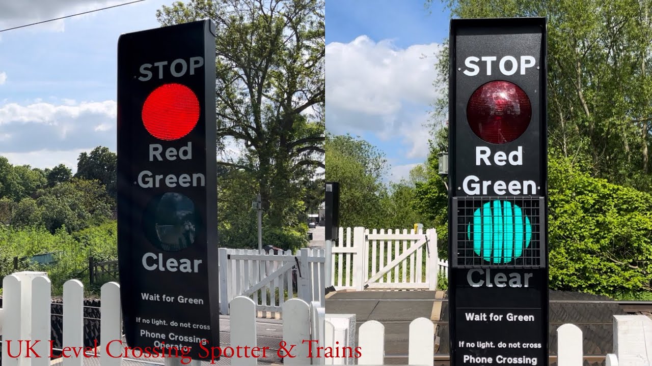 Brand New Miniature Warning Lights at Ickleton Mill Lane Level Crossing ...