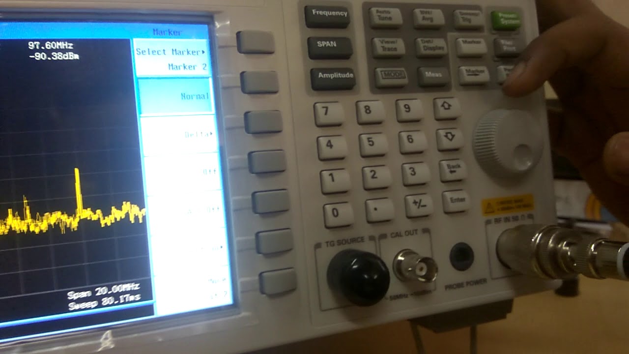 FM Band Demodulation using Spectrum Analyzer - YouTube