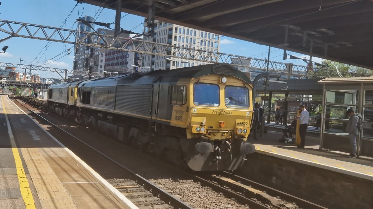 Freightliner Class 66418 -66522 Is Working 4M63 0912 Felixstowe North F ...