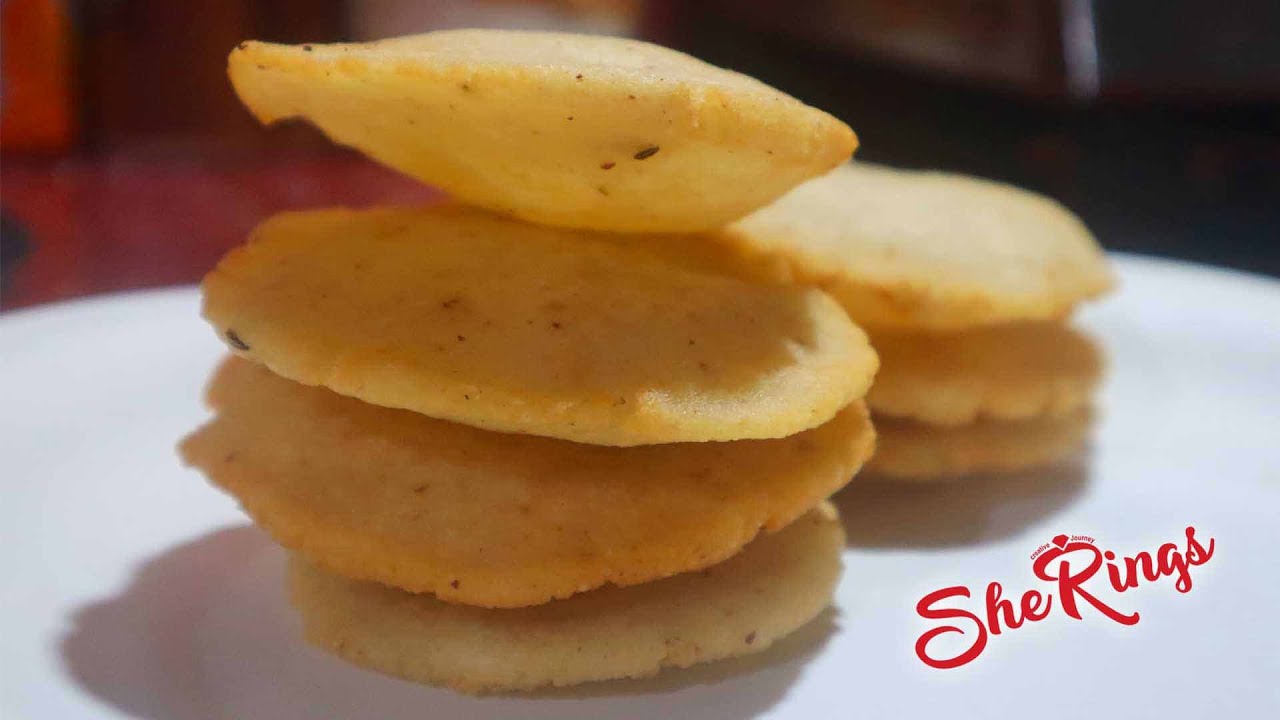 Ney pathiri |പുട്ടുപൊടി കൊണ്ട് നെയ്യ്പ്പത്തിരി ഉണ്ടാക്കാം(English ...