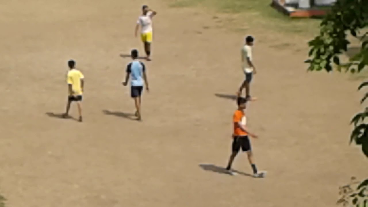 how to play football (boring players) - YouTube