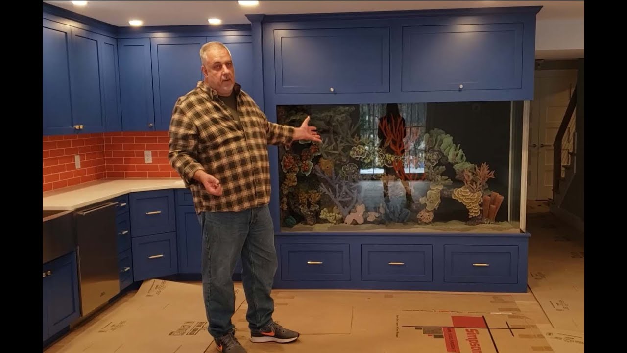 600 GALLON FISH TANK / AQUARIUM - YouTube