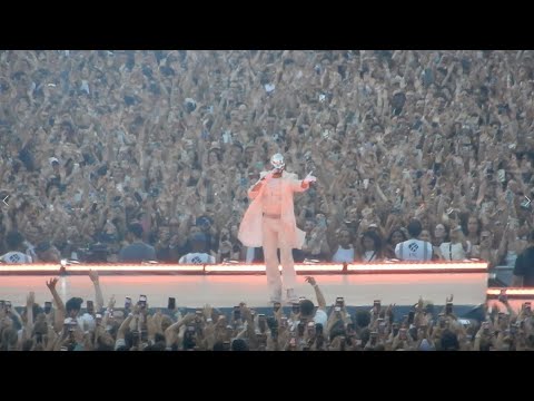 The Weeknd - AHTD 2023 tour - @Brussels transition between sacrifice ...