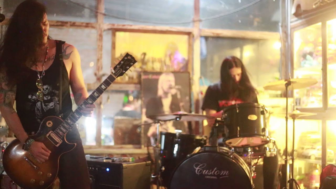 The Black Rose - Back in Black (AC/DC Cover) live at E-KA CAFE - YouTube