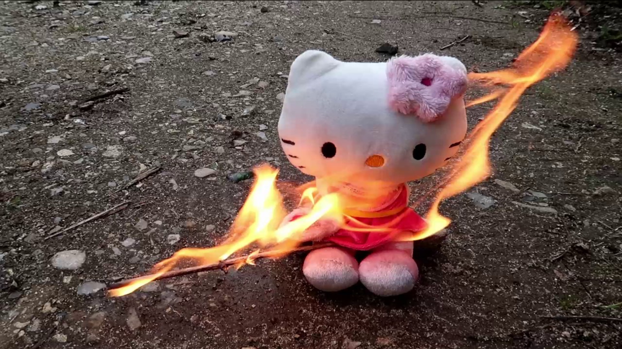 HELLO KITTY VS FIRE - YouTube
