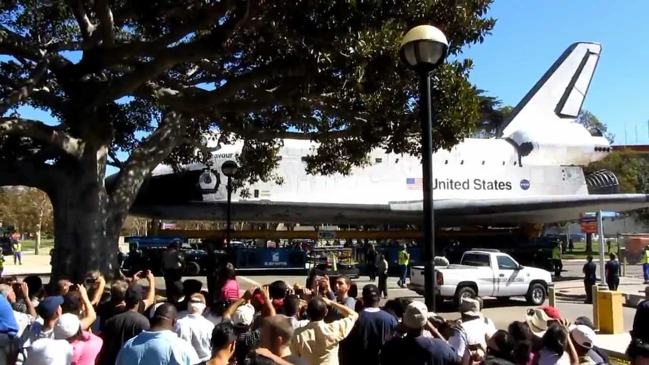 Shuttle Endeavour Arrives at Exposition Park - 10-14-12 (fast motion ...