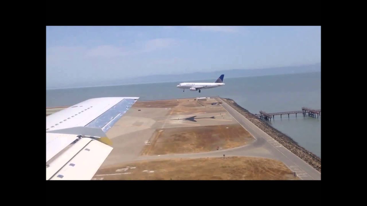 Amazing Airplane Landing - HD - YouTube