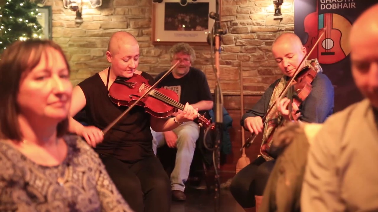 Brid Harper and Tara Connaghan ni Chonacháin - YouTube