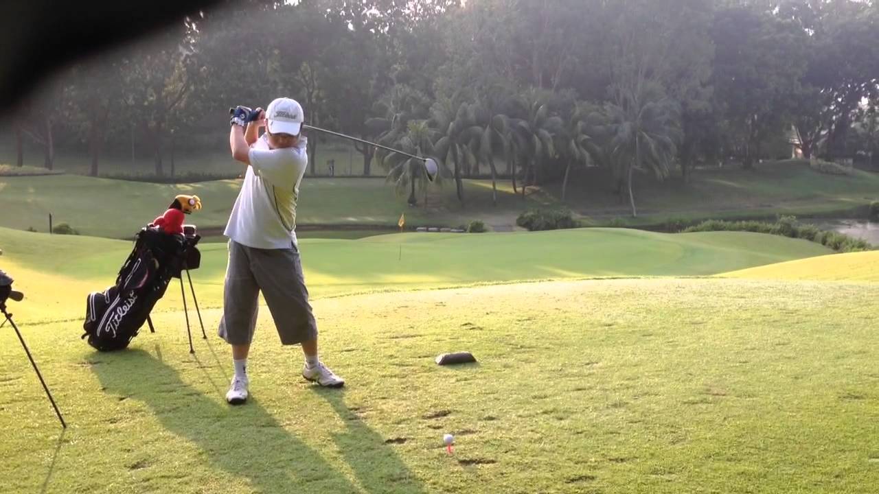 Practice swing vs actual shot - YouTube