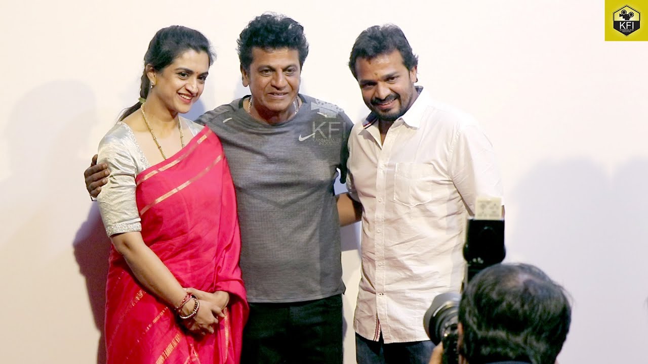 Vijay Raghavendra & Wife Spandana Taking Photo With Shivanna | Dr ...