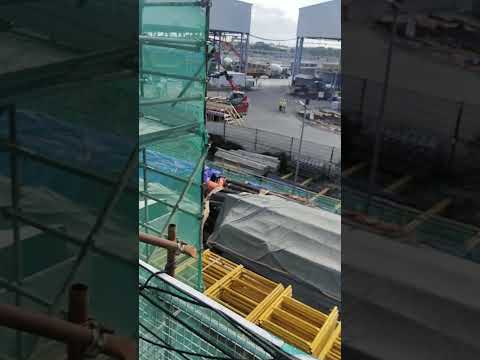 unloading materials scaffolding - YouTube