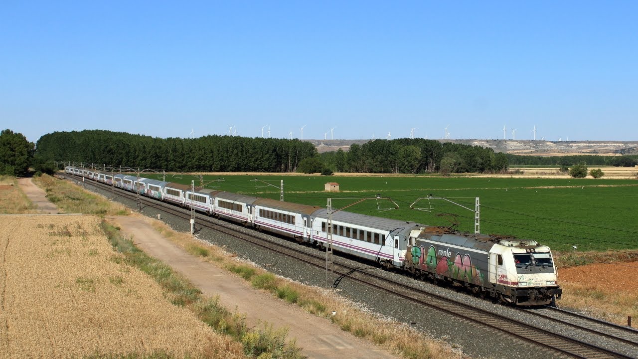 Renfe 253 traxx + Arco coche convencional renfe de traslado a Portugal ...