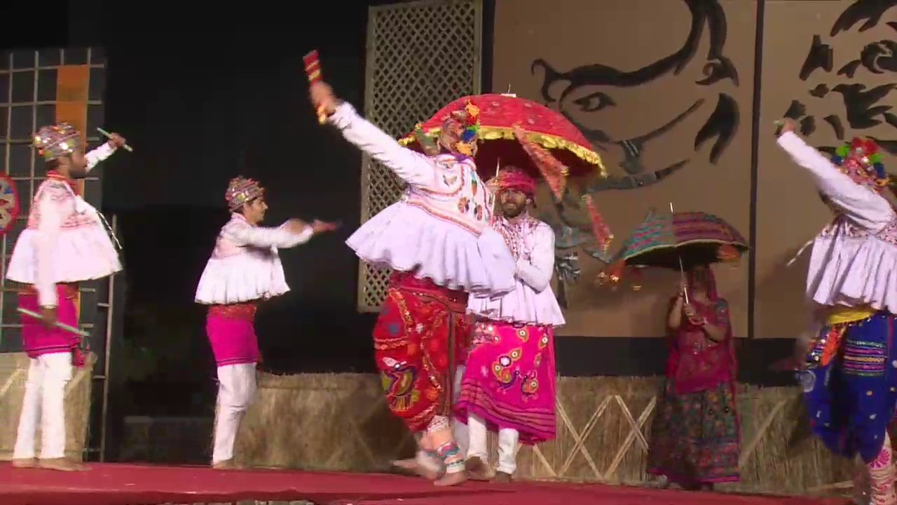 RANG UTSAV 2017 "RAS GARBA" assam association Baroda - YouTube