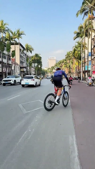 Dont' Do That, Dude! 🚴#cycling #cyclinglife #bike #mtb #bikelife #cyclist #roadbike #ciclismo ...