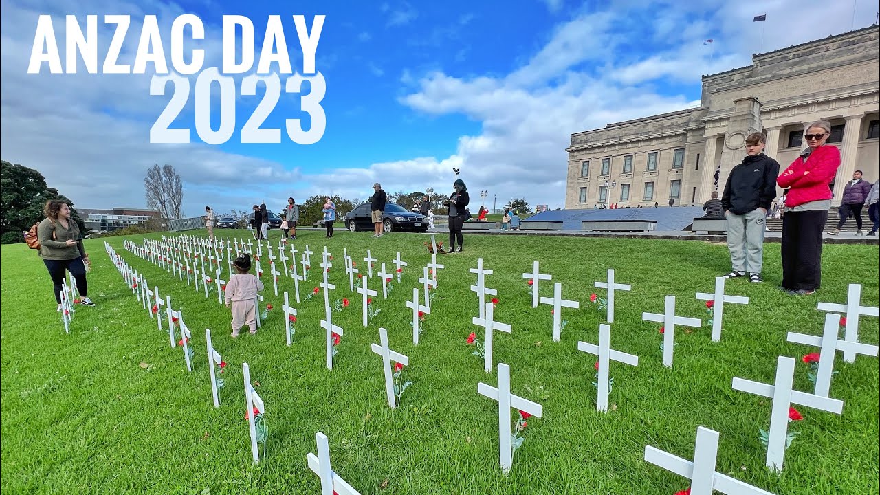 Anzac Day at Auckland Domain and War Memorial Museum - New Zealand ...
