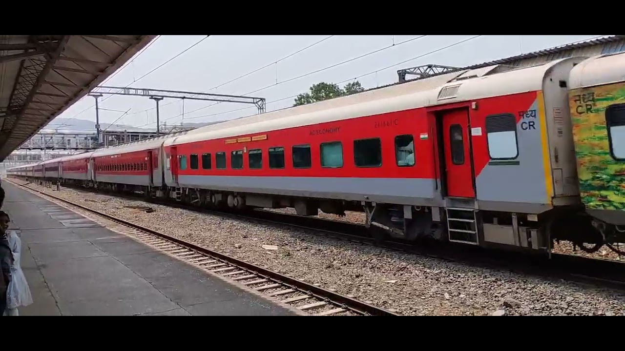 Train No.22101| LTT-MADURAI WEEKLY SF EXP.| skipping diva junction ...