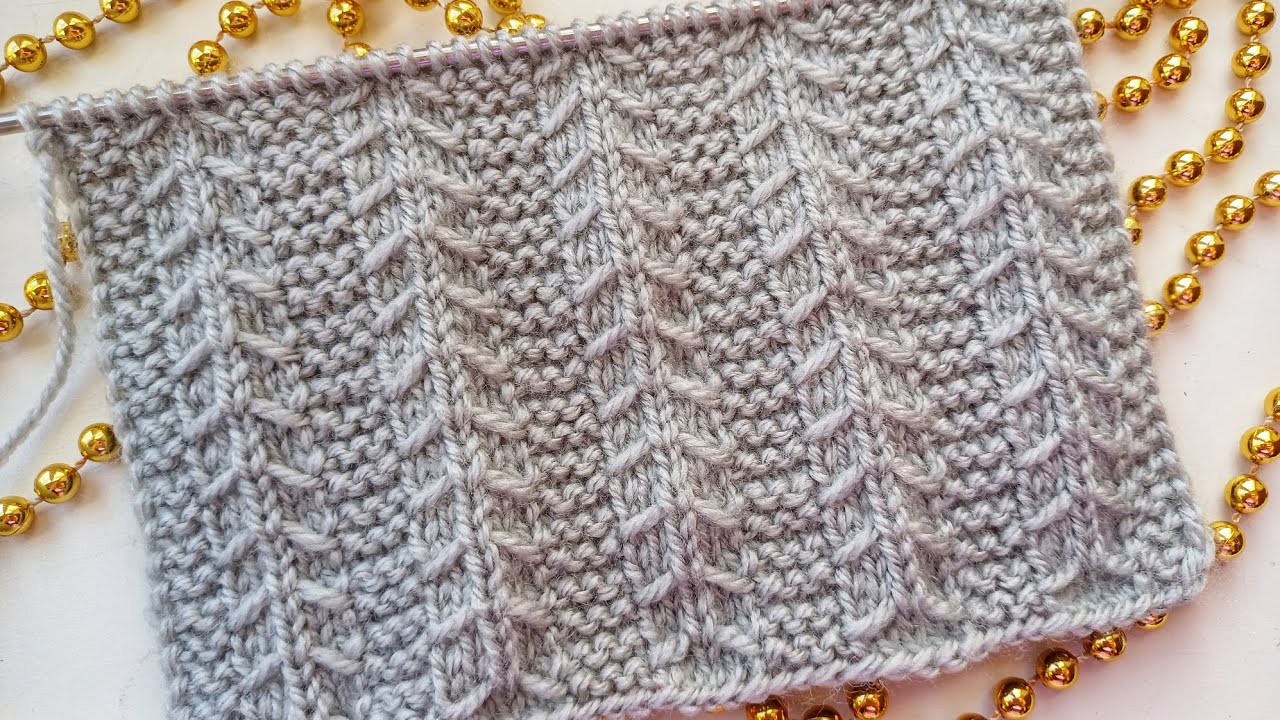 Комбинированный узор из платочной вязки и петель с протяжками!🤍 ...