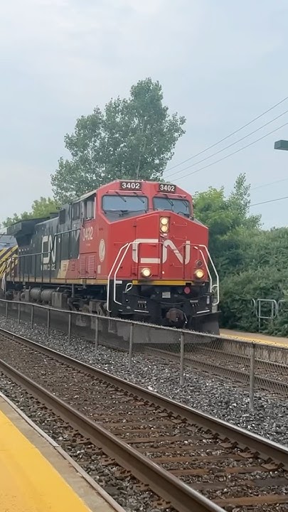 CN #120 with C6M leader - YouTube