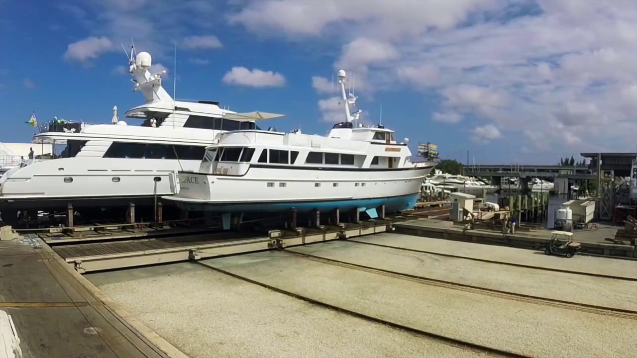 Bradford Marine Syncrolift Haul Out – Motor Yacht Stoneface - YouTube