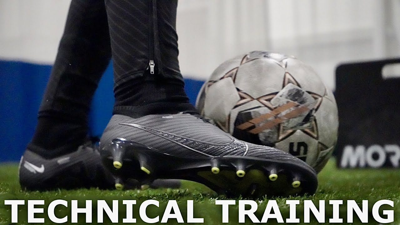 How To Improve In Tight Spaces | Full Technical Training Session For Footballers - YouTube