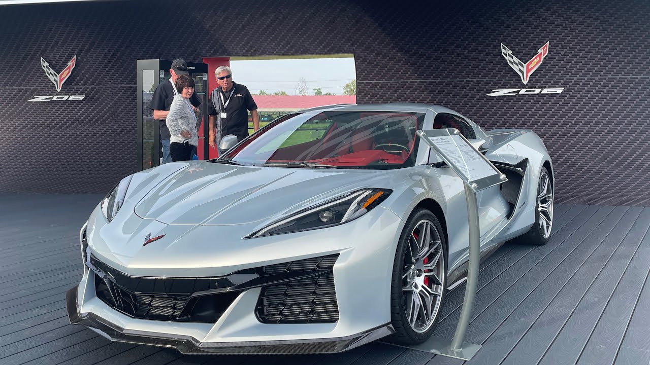 C8 Zo6 Start up & Revs! - YouTube