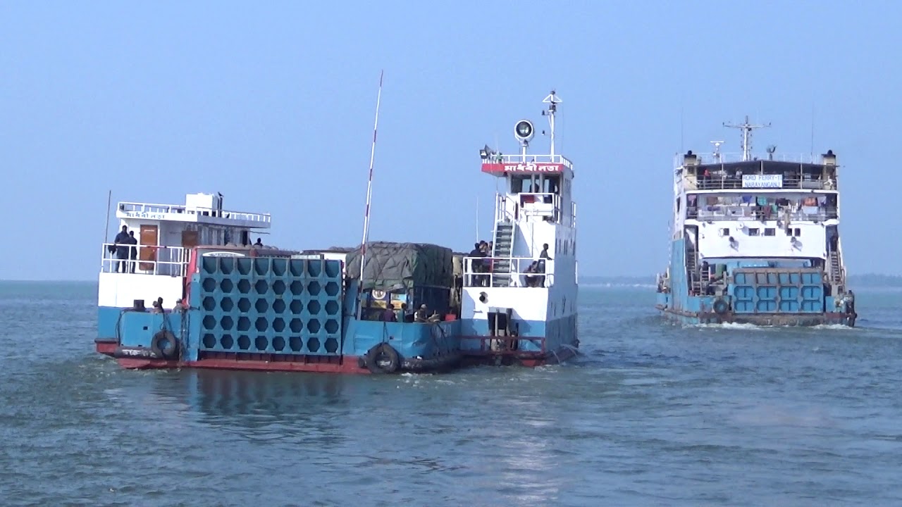 Ferry to Ferry Race in the Padma River - YouTube