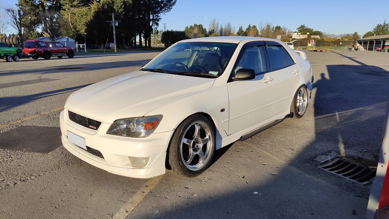 Toyota Altezza-Ruapuna A Track Drift day - YouTube