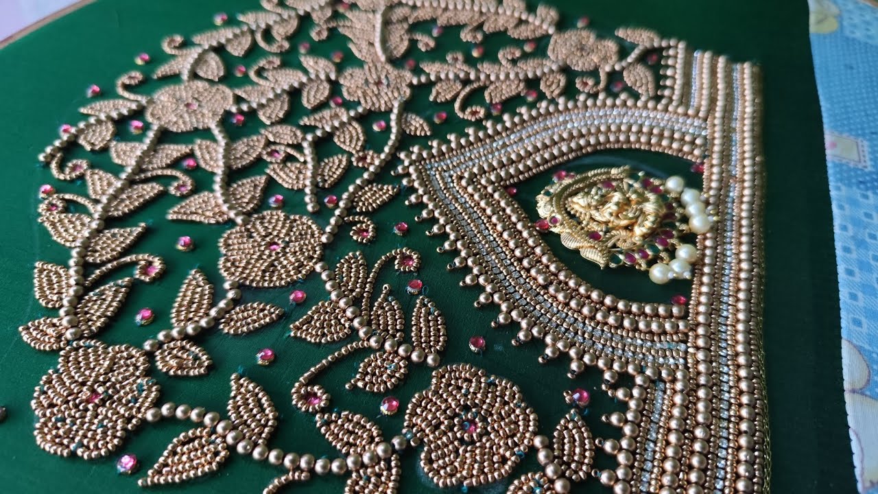 Lakshmi pendant aari work desing | bridal blouse with kodi desing ...