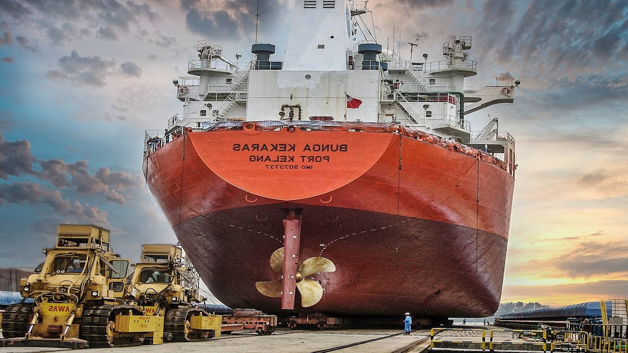 Ship Launch - Pushing 20 000 Tons Ship with Bulldozers - YouTube
