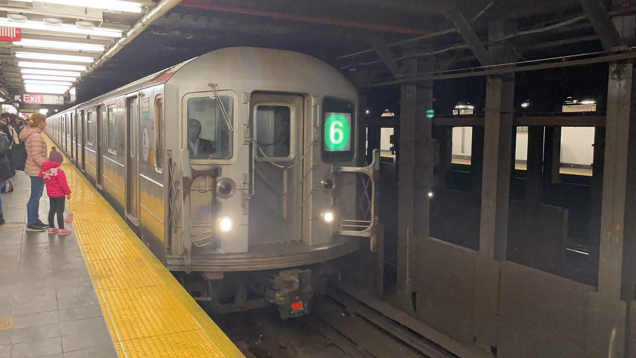 R62A 6 arrives at 103rd street - YouTube