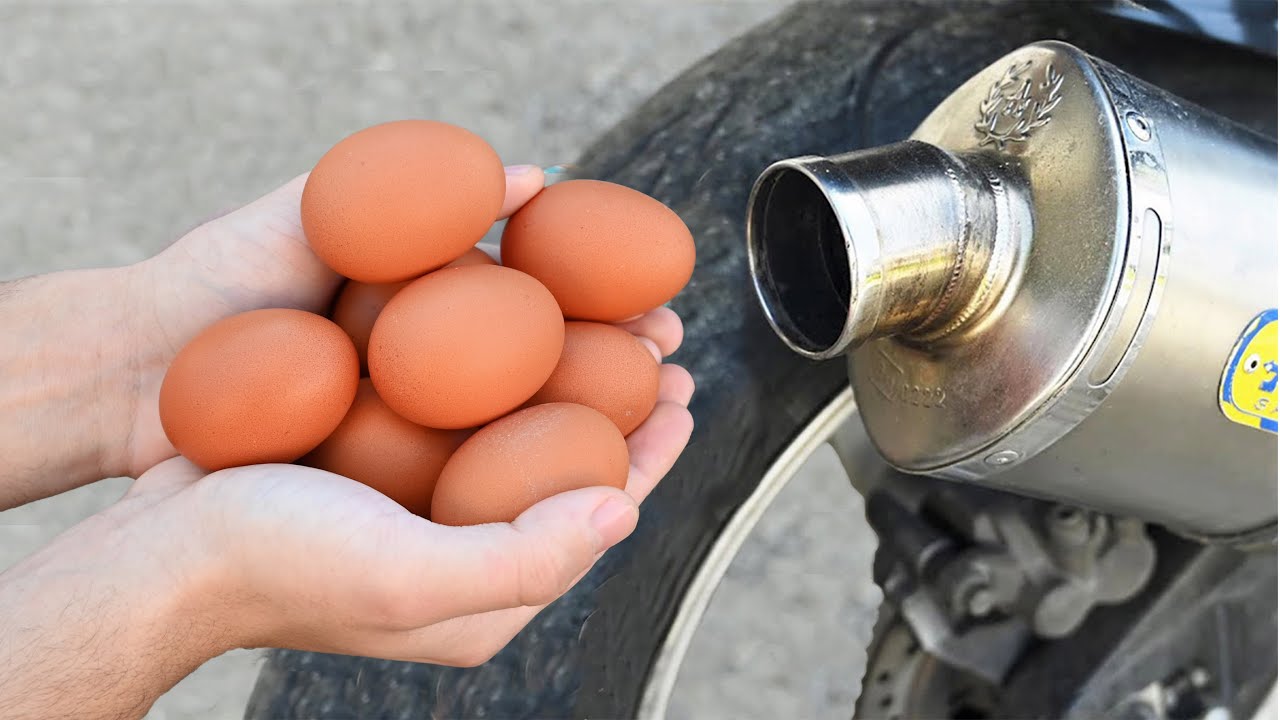 EXPERIMENT EGGS IN 100°C MOTORCYCLE EXHAUST - YouTube