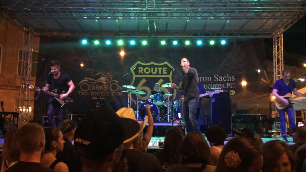 Dallas Smith - Thinkin' Bout You (Live) - YouTube