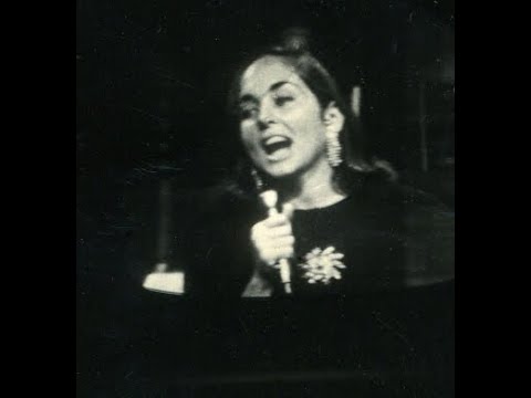 Under The Mistletoe/Pat Castagne - YouTube