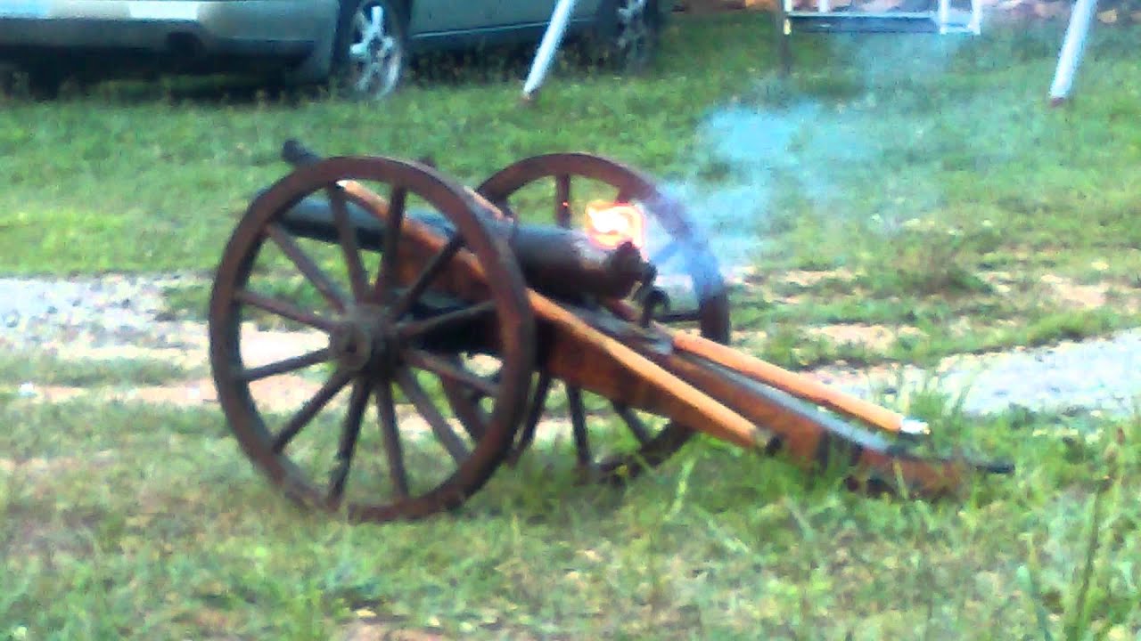 70 caliber cannon 4th of July salute - YouTube