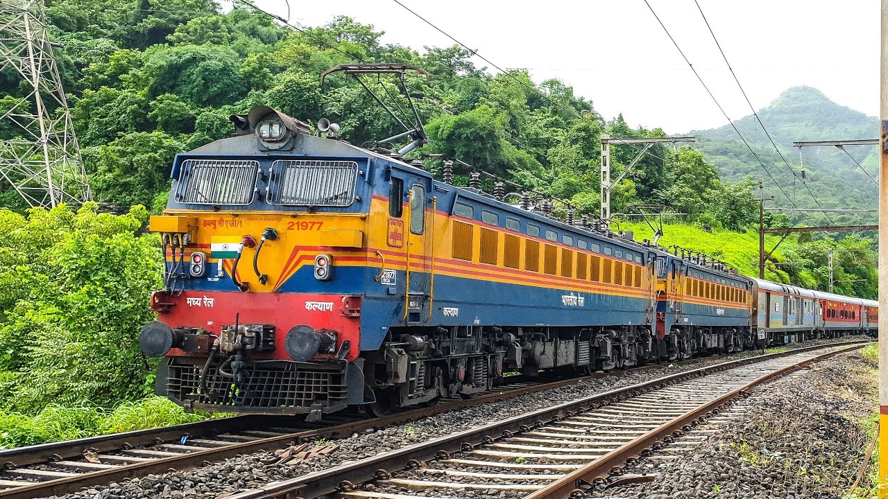 WCAG-1 Twins Banking Udyan Express in Bhor Ghat | INDIAN RAILWAYS - YouTube