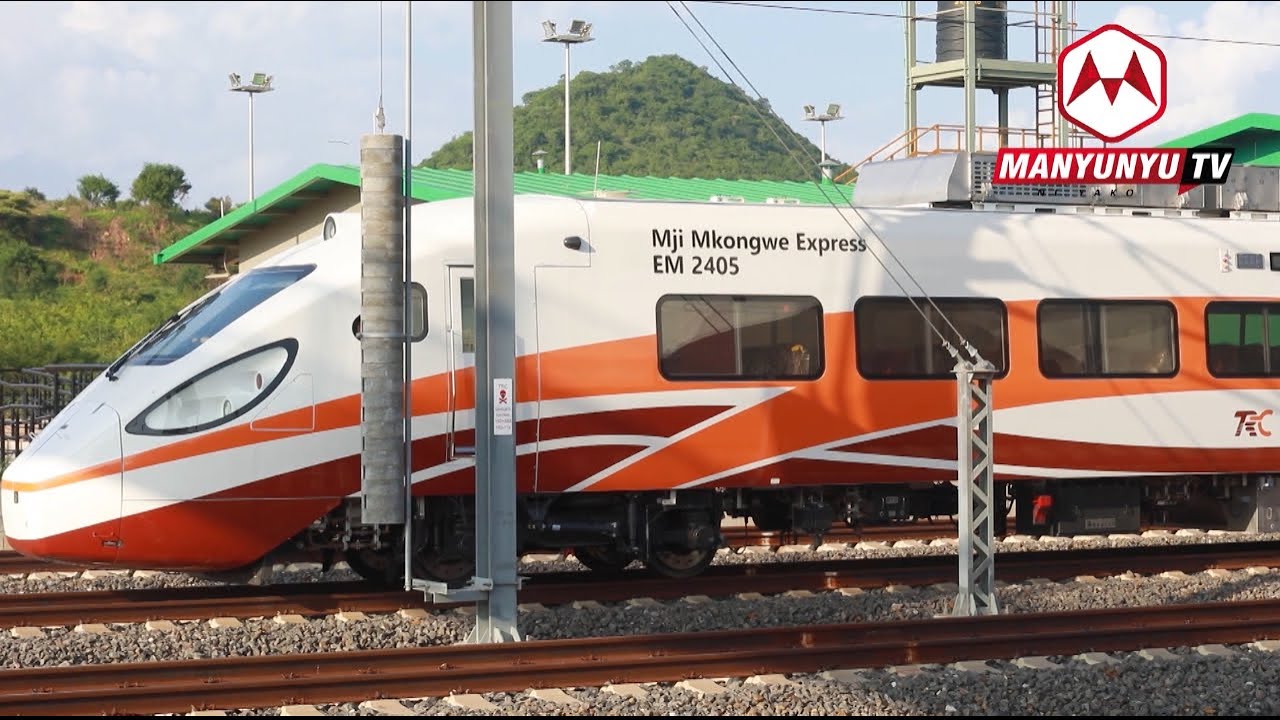 MRADI WA TRENI ZA UMEME (SGR) WAPAMBA MOTO, TRENI MPYA KUMI ZA ...
