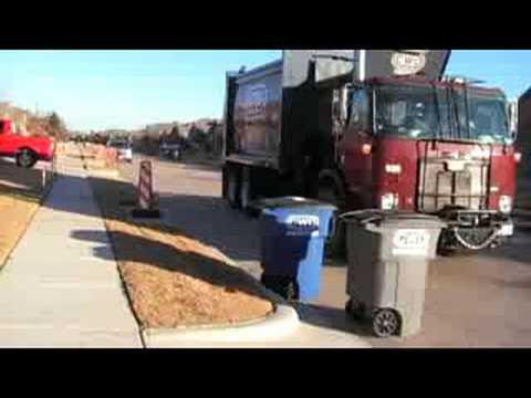 CWD Autocar/Mcneilus Autoreach Recycling - YouTube