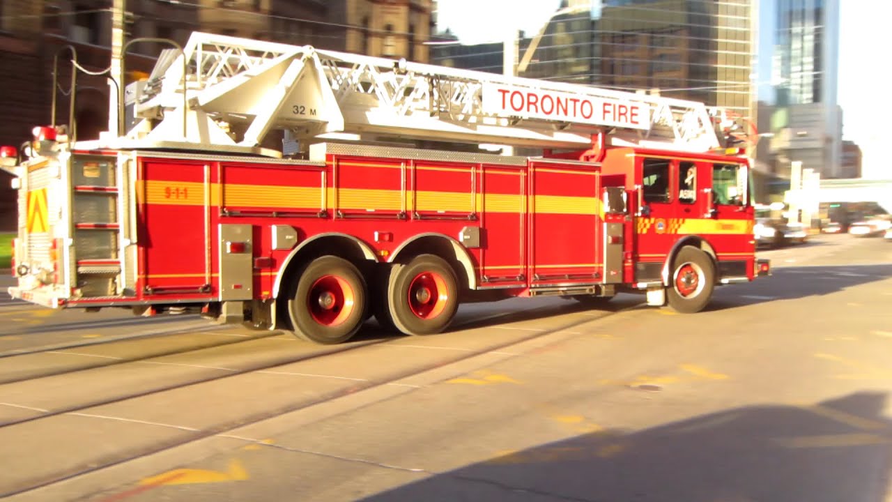 [AIRHORN] "Smoke from elevator shaft" HIGH RISE FIRE ALARM in Toronto ...