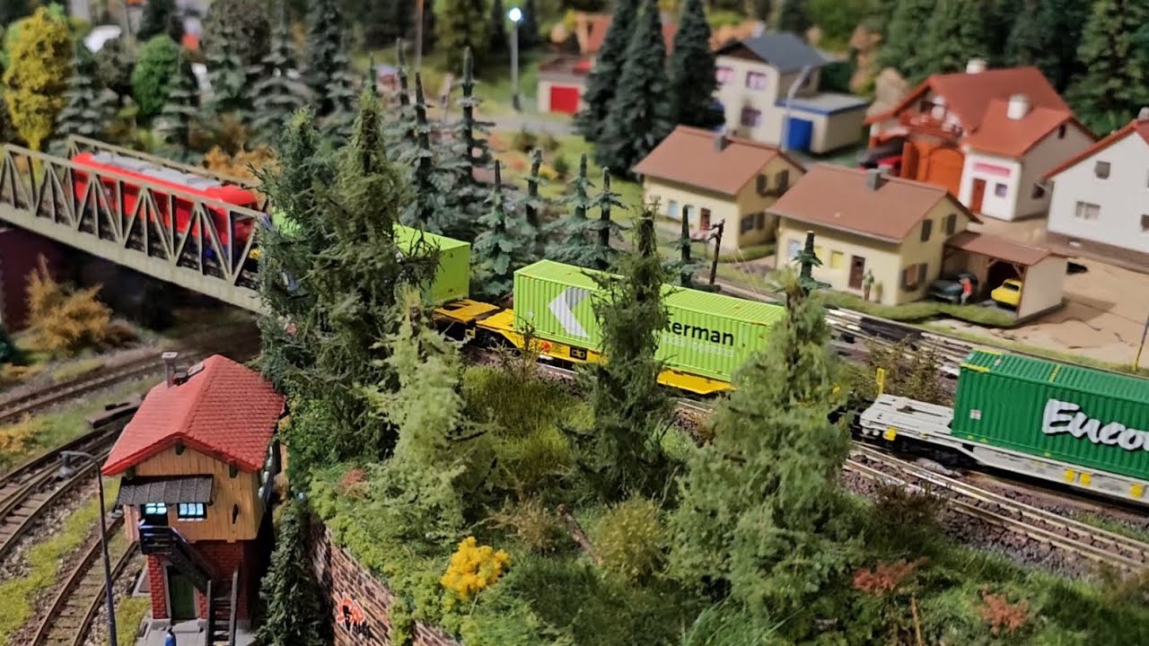 Vlak s kontejnery modelové kolejiště N/modelbahn spur N - YouTube